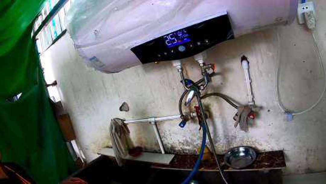 热水器维修,同行朋友更换发热棒竟然不看具体参数