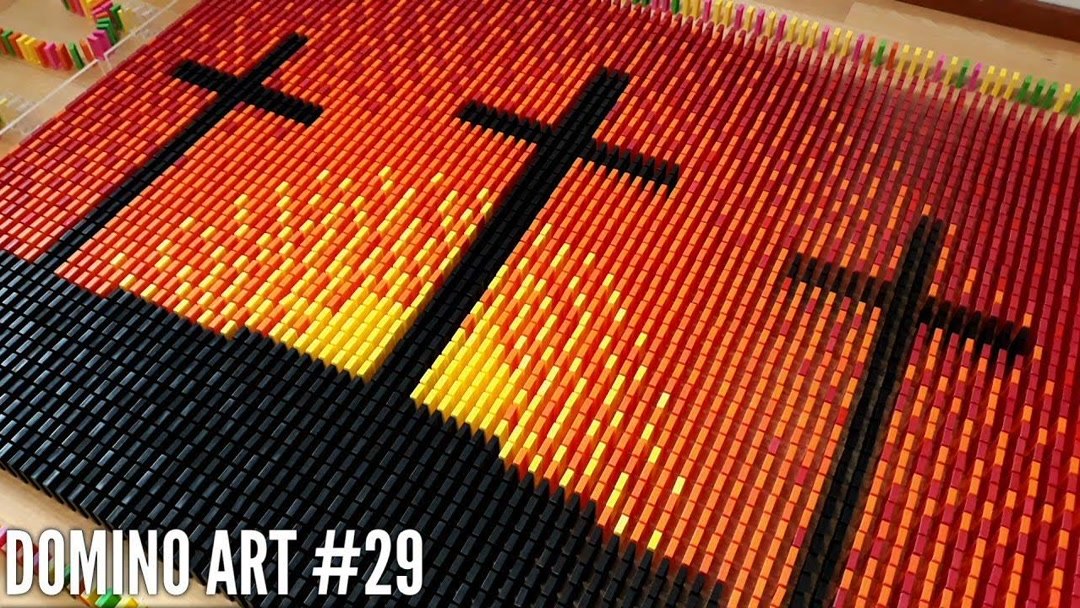 多米诺之家:复活节快乐!5000个多米诺骨牌-弹珠轨道