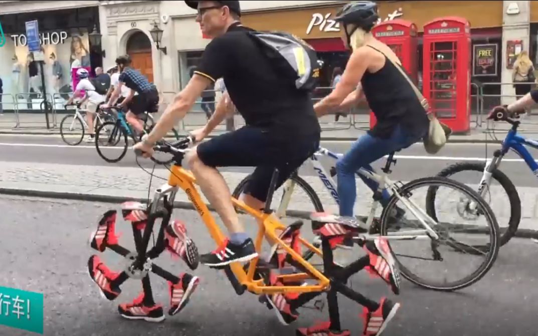 用运动鞋制作成自行车的轮胎,这设计的脑洞也是可以