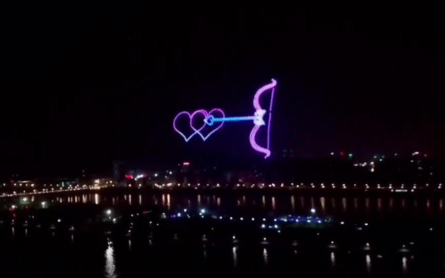 继无人机送戒指之后 又一求婚表白方式——无人机编队飞行