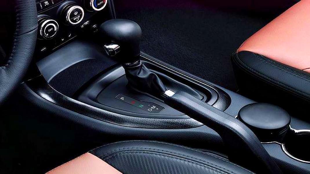 自动挡上下坡时,应该挂什么档位,这样做既安全又不伤车