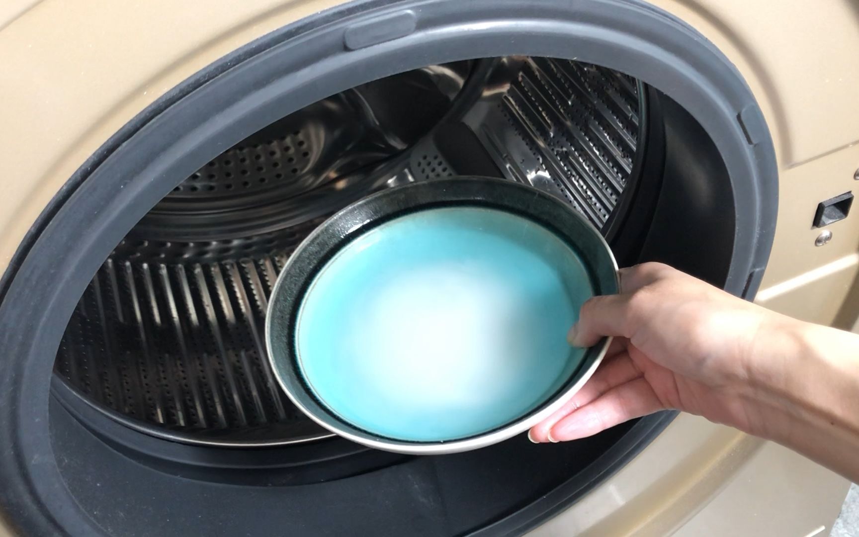 洗衣机用久不清洗,脏成马桶,不用拆,2个步骤细菌污垢洗干净