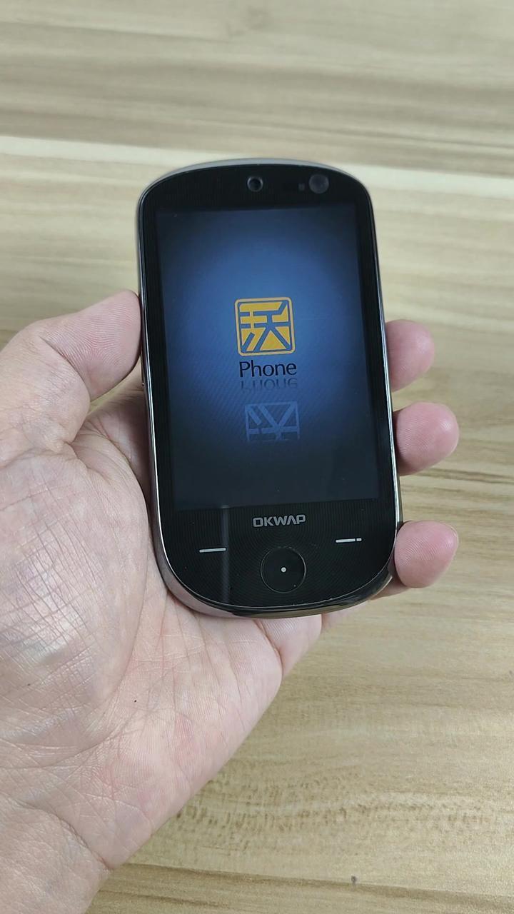 这是中国联通在2011年发布的"国产手机操作系统"--沃PhoneOS。#旧...