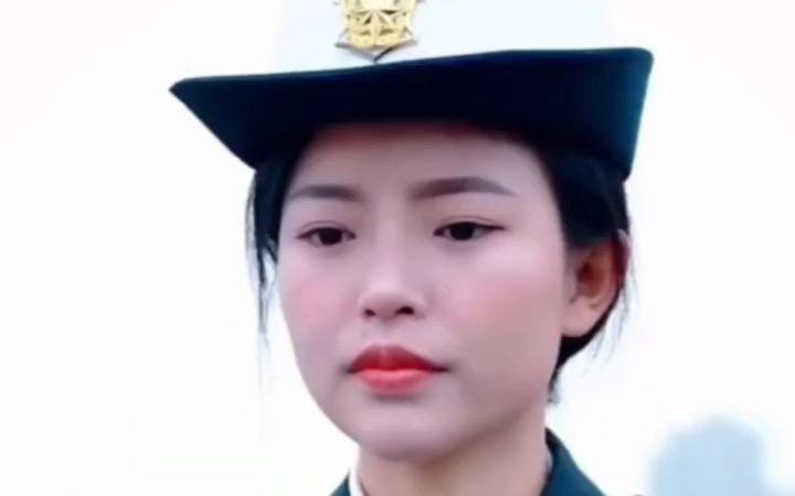 董事长扮保安,被公司管理层围攻 。