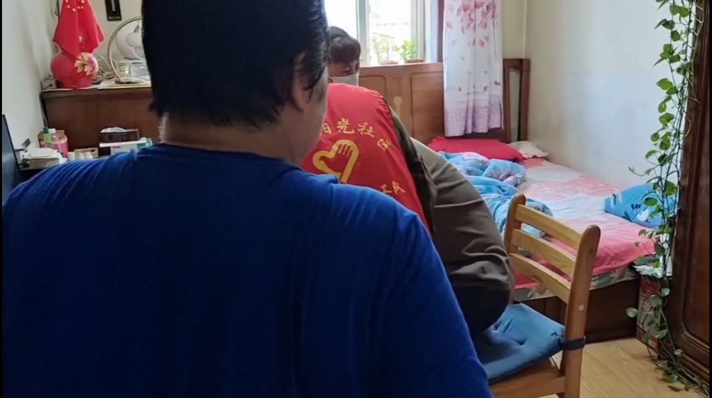 今天上午阳光社区志愿者到三水南里社区参加公益服务活动