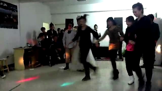 杜威学校2011年冬季班结业晚会表演班搞笑小品?白雪公主?