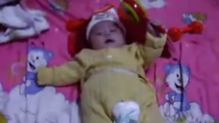 哈哈,有新玩具喽,咚咚咚,真好玩