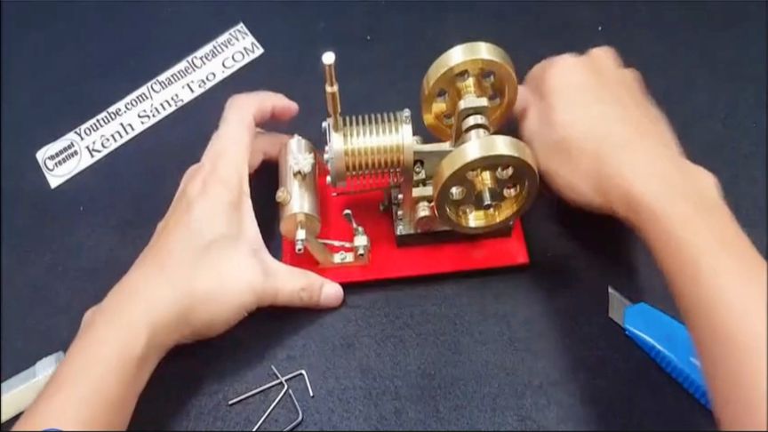 V4 - 斯特林发动机模型