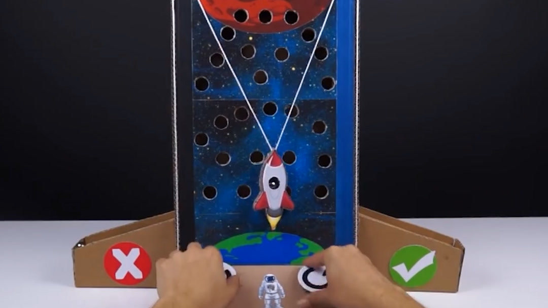 手工达人用纸板制作星系火箭游戏机,能飞出地球吗