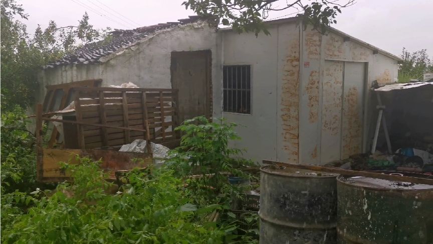 今天又被邻居投诉说我扰民,我确实穷得响叮当响叮当响叮当!