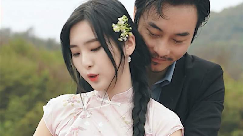 情侣模仿电影桥段走红,这演技堪比原版,单个作品被千万观看