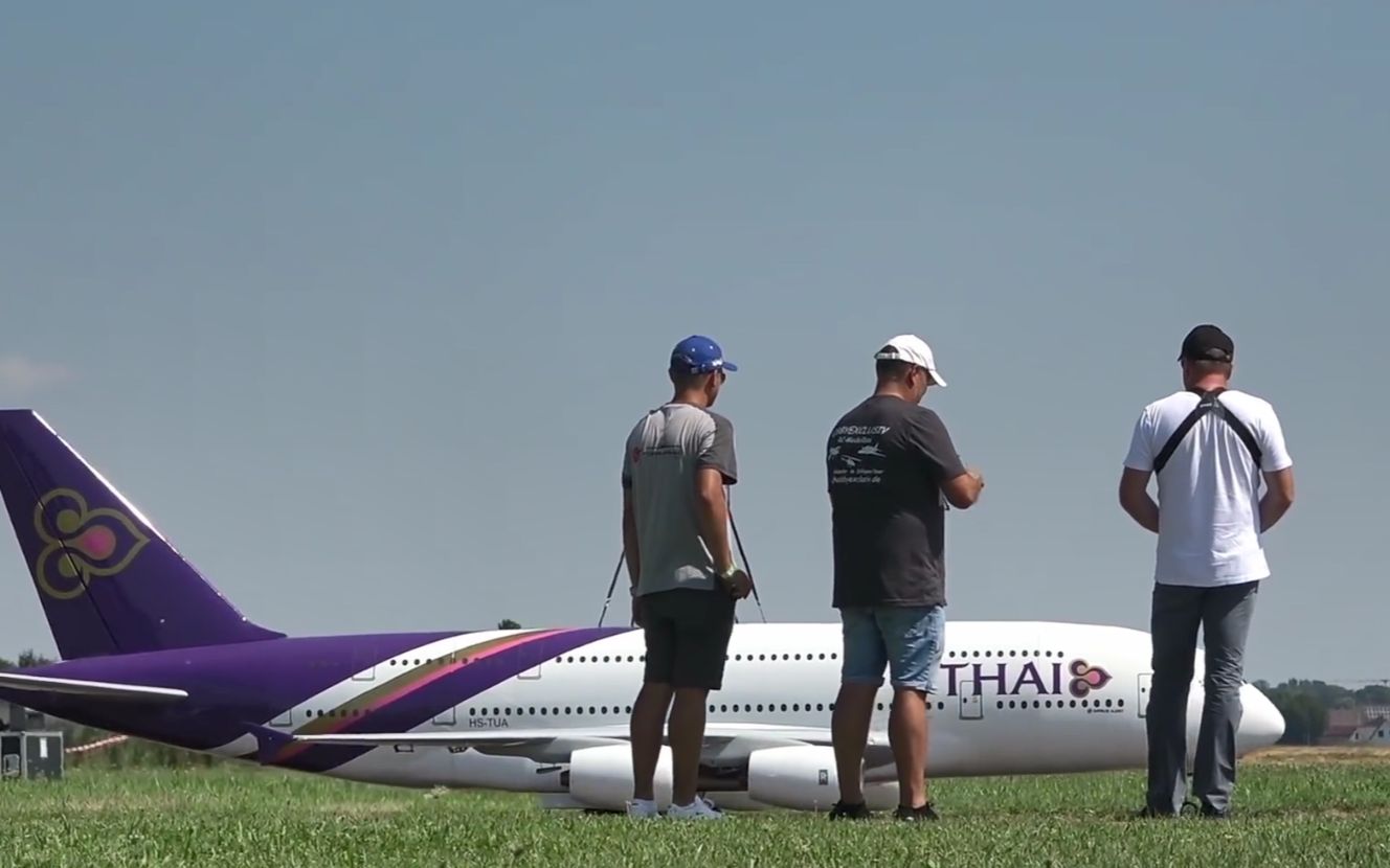 试飞空客A380模型,安装四台喷气发动机,没想真能飞起来