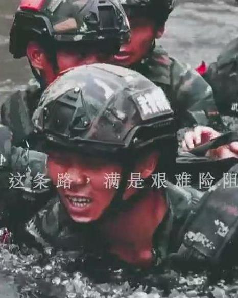 ...日复一日的巡逻执勤,他们始终牵挂群众安危;3200公里的抗疫速递,...