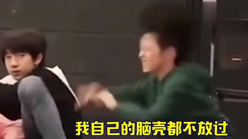 论时代峰峻对脑壳的执念,宋亚轩对苏新皓的温柔摸头杀,还有刘耀文你...