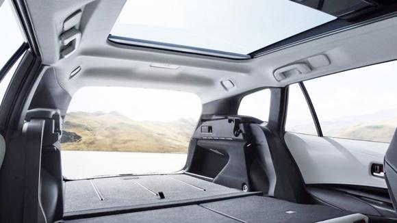 丰田再出杀手锏,旅行版卡罗拉即将上市,12万起后排放平睡2人!