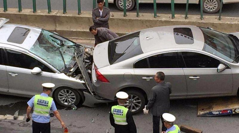 近期全国各地重大车祸死亡合集,红灯短暂 生命无限!