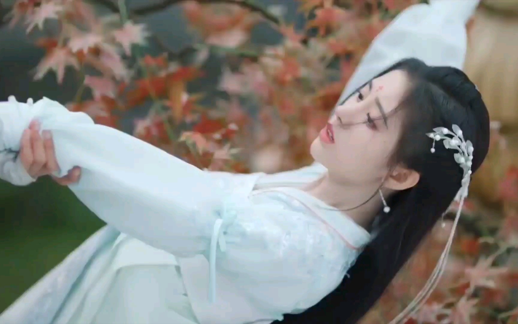 鞠婧祎古装汉服《古画》