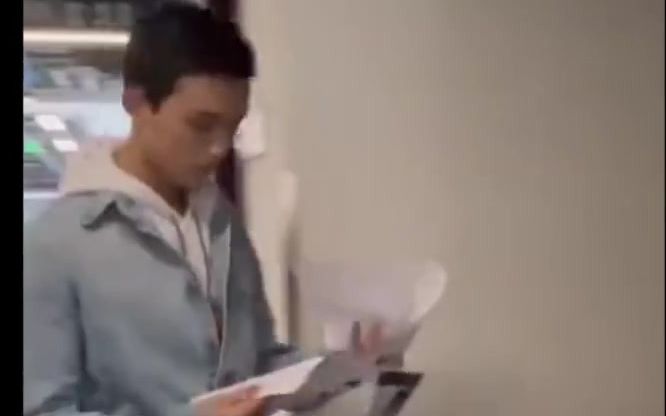 吴磊令人心动的offer3路透啊啊啊! 霸道总裁来面试实习生了哈哈哈!...