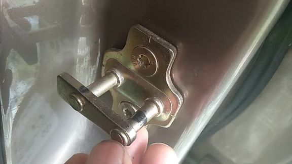 买二手车的时候,要看看门的卡槽的磨损状况…「来自懂车帝车友圈」