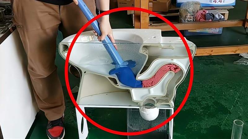 有了这杆气枪,谁还用皮搋子,对着堵塞马桶一喷就通畅!