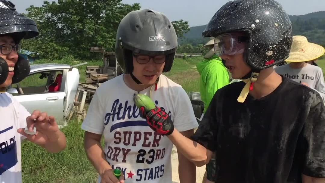 这可能才是真的掏粪男孩吧.....