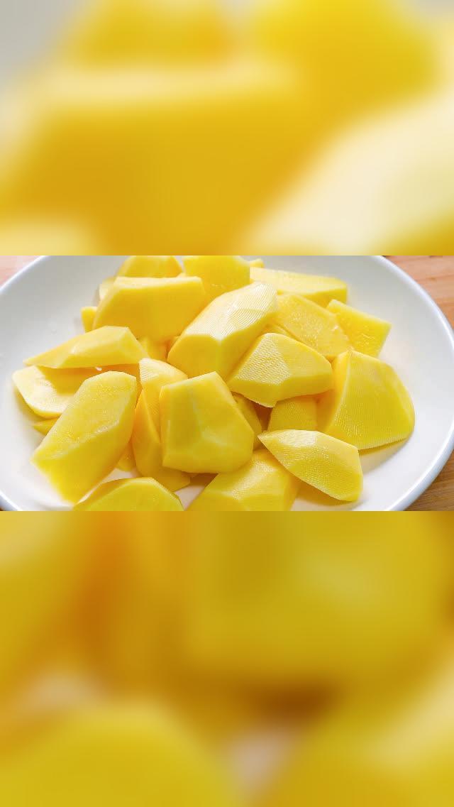 这才是土豆好吃简单的家常做法,土豆咸香入味,营养又解馋!