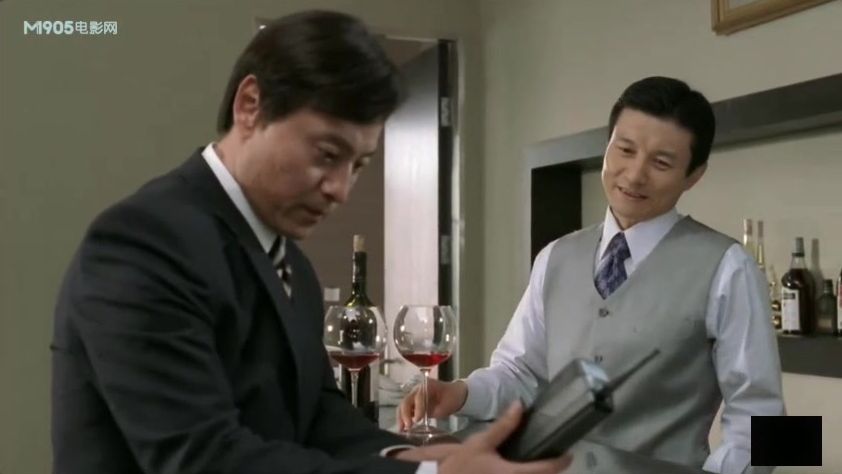 被骗过的可以看下,男子假冒经理赢得客户信任真是好演员