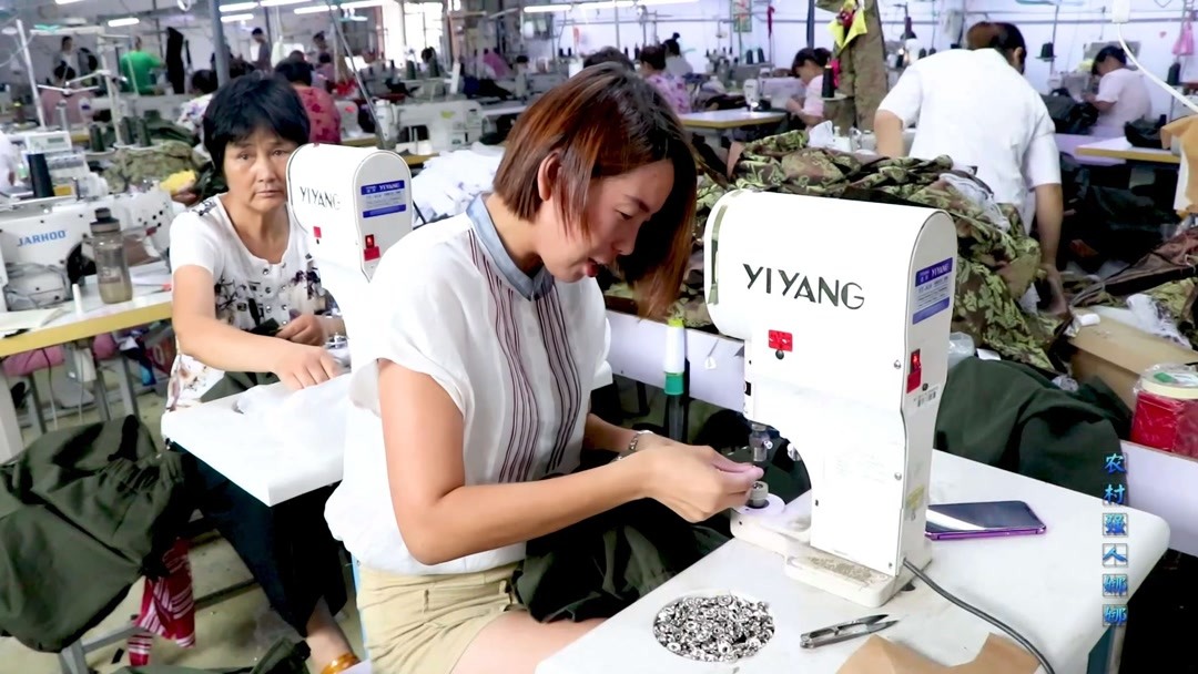 工厂来了新订单,美女老板为什么亲自上阵?这样的老板很难得