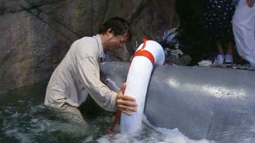 简单任务成龙为数不多的水下打斗