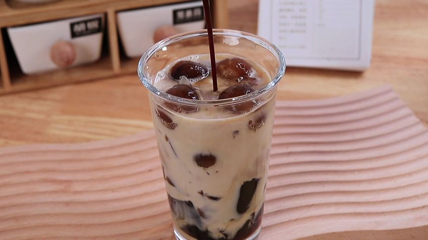 #夏日饮品 #燕麦奶 #燕麦拿铁 咖啡果冻燕麦拿铁来啦