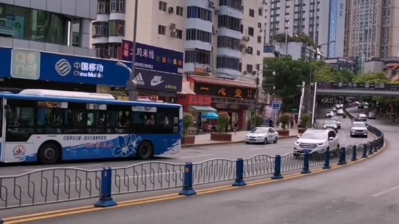 攀枝花市东大街海巷至密地大桥,乘坐公交车兜了一圈。