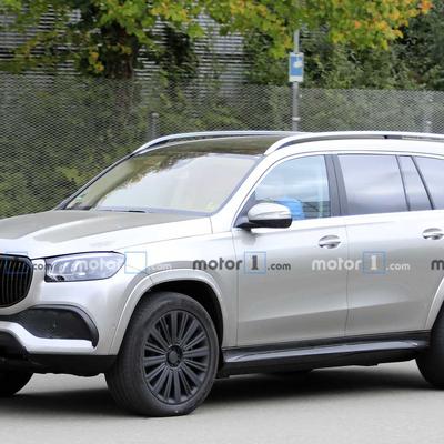...颇具标志性。动力方面预计将搭载4.0T V8发动机,并配备48V轻混系统...