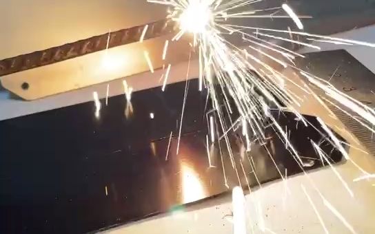 没有光纤的300瓦大功率激光器