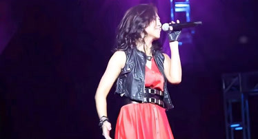 林忆莲《为你我受冷风吹》,李宗盛跨国追求林忆莲,在其楼下苦等一夜...