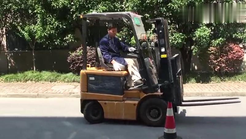 叉车绕S路线教程