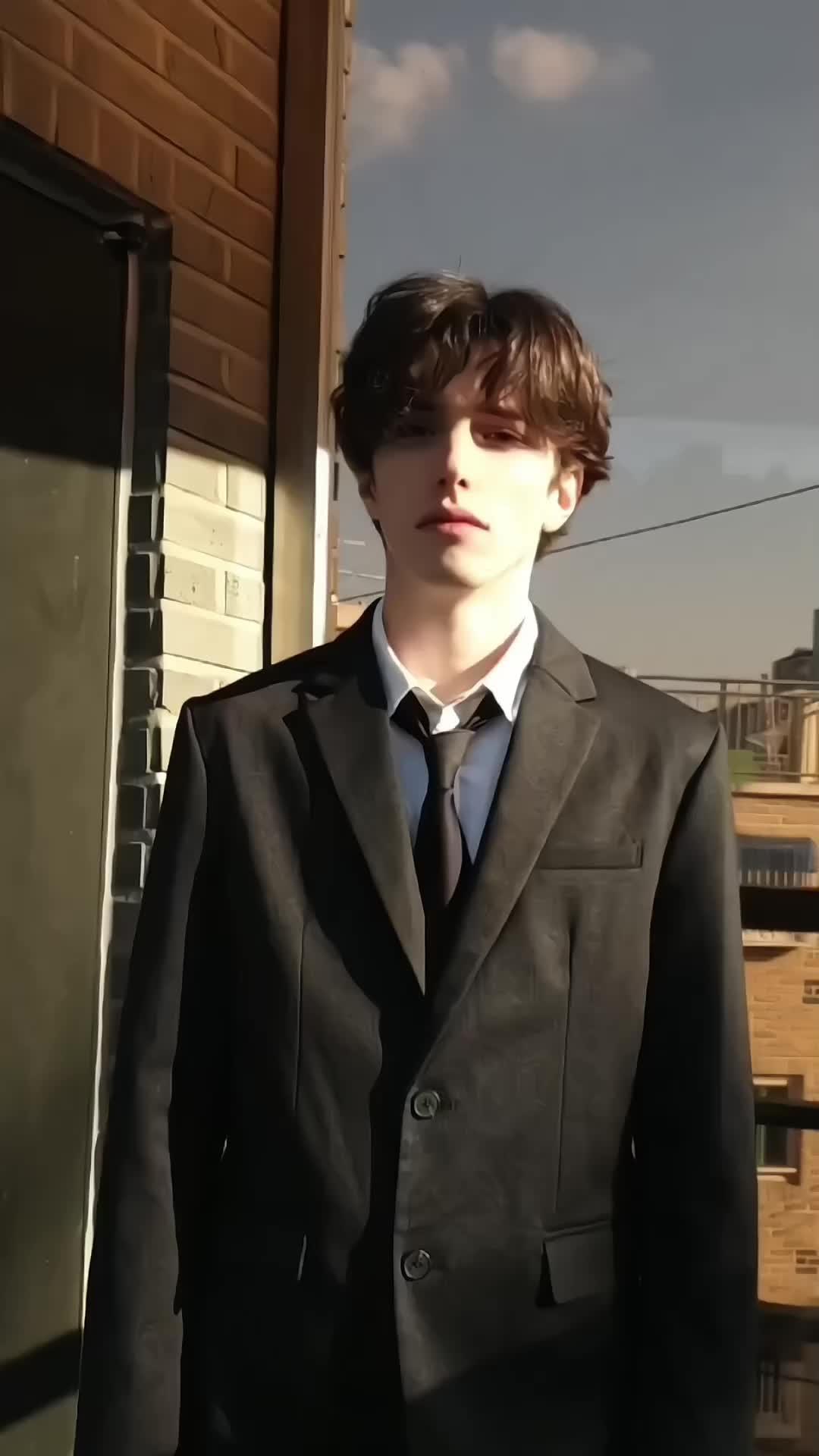 每一片树叶都有自己的故事,每一片云都有自己的行程