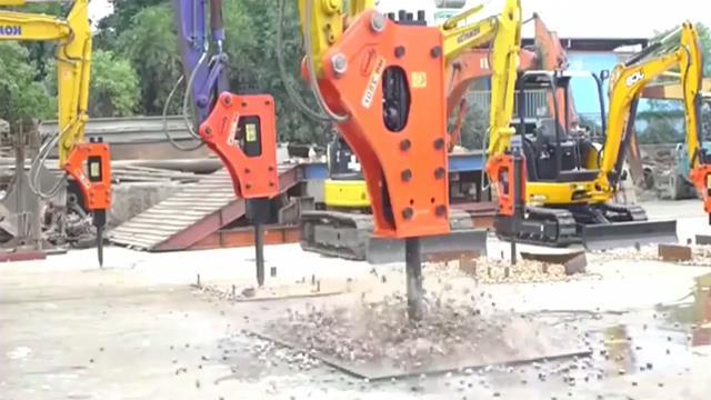 实拍挖掘机破碎锤功能演示,实不实用,看就完了!