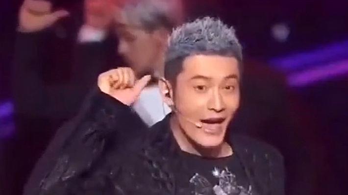 杨颖问了个千古难题,黄晓明一首歌唱出辛酸,开口台下笑倒一片!