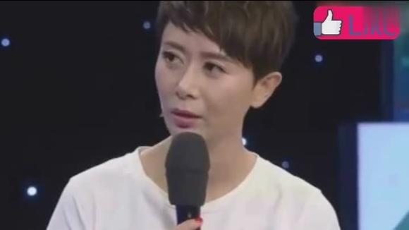 “塞娅公主”张恒全家照,隐藏老公罕见亮相,两个女儿呆萌可爱!