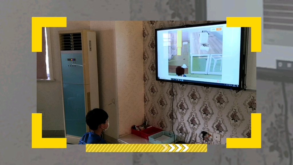 学员测试自研体感游戏～何老师工作室的编程课不仅能健脑,还能健身!