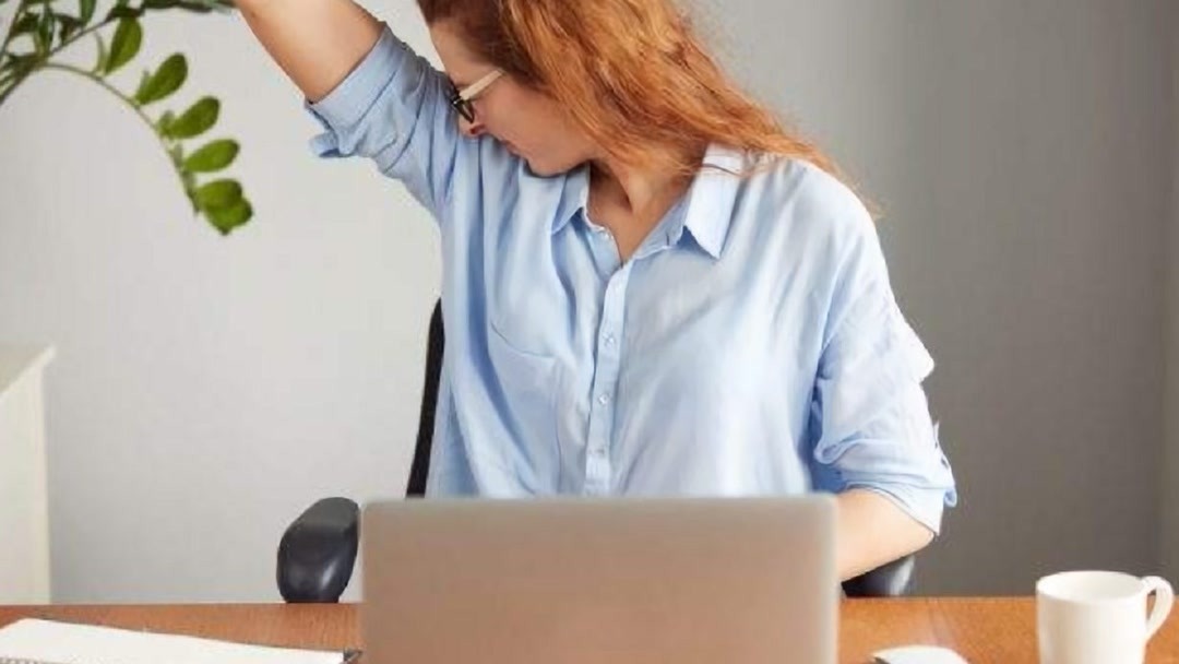 夏天衣服有汗臭味?把这些放进衣服里,立马干净清香,夏季不担忧