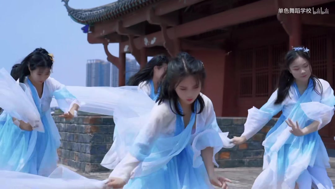 【单色舞蹈】绝美古风舞蹈《烟花易冷》,薄纱掩面仙子笑