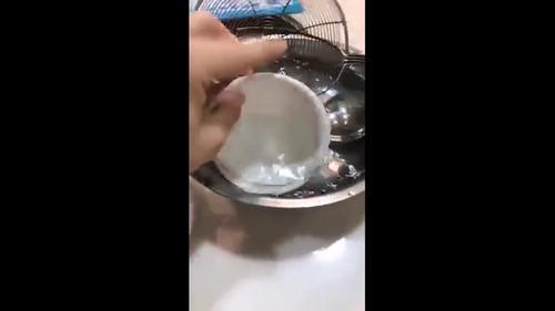 广东人出去吃饭,餐具都是要经过这种仪式感的消毒的