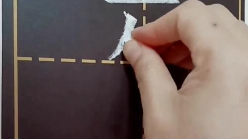 文字是文化传承的载体,老师一笔一画教孩子写字,更像是教他做人!