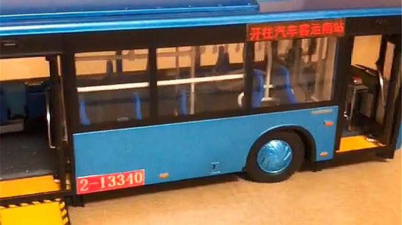 这明明就是一款公交车的模型,怎么办,看的我好想进去坐一坐