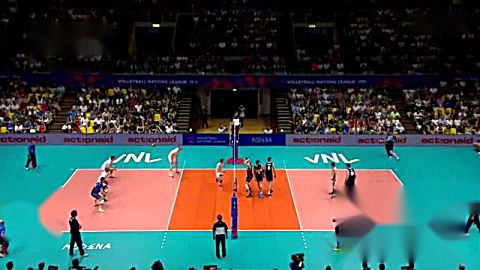 我在2018世界男排联赛(意大利摩德纳站)(第04场)(意大利VS法国)比赛...