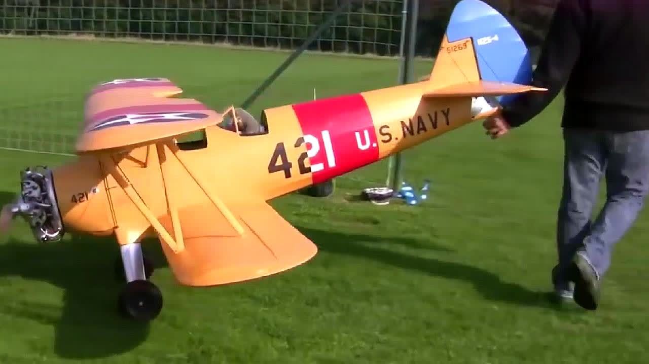 世界上最大的RC型电动飞机模型之一,动力强悍升空很稳