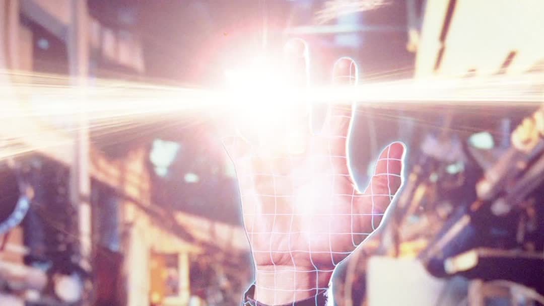 黑客惹怒电脑程序,被它用激光扫入电子世界,逼迫他玩死亡游戏