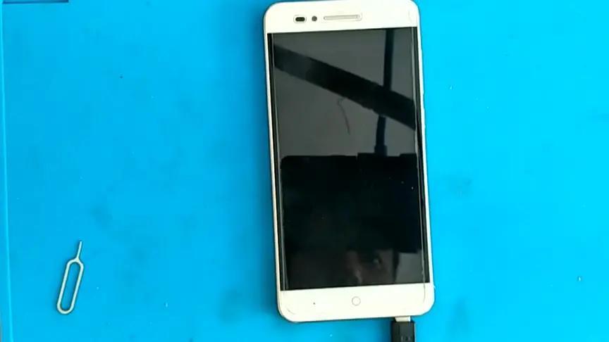 朋友的中兴手机,充电电量不增加反而减少,看我如何