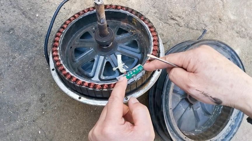 电动车电机如何拆卸,出现费电发抖如何解决,小技巧送给大家